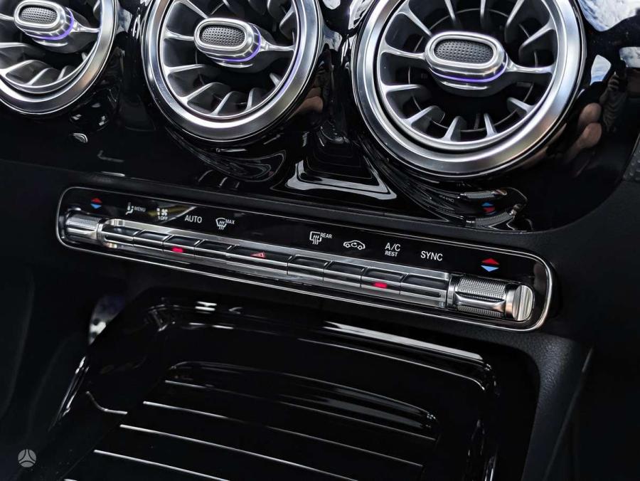 Желтый Мерседес A 45 AMГ 2020 в Тукумс, объемом двигателя 1.99 л и пробегом 106 тыс. км за 34990 €, фото 33 на AUTOMOTO.COM.LV