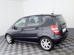 Melns Mercedes-Benz A-Class 2005 Tallina, ar dzinēja tilpumu 2.00 L un nobraukumu 335 tūkst. km par 1699 €, foto 5 vietnē AUTOMOTO.COM.LV