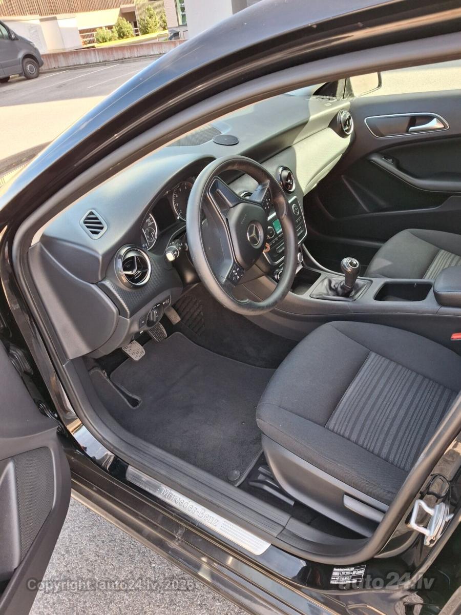 Melns Mercedes-Benz A-Class 2014 Tallina, ar dzinēja tilpumu 1.60 L un nobraukumu 190 tūkst. km par 8900 €, foto 4 vietnē AUTOMOTO.COM.LV