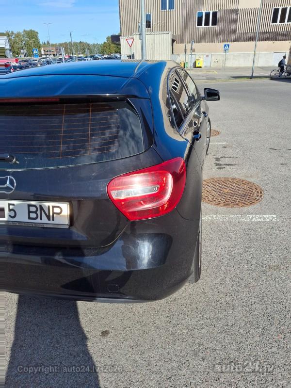 Melns Mercedes-Benz A-Class 2014 Tallina, ar dzinēja tilpumu 1.60 L un nobraukumu 190 tūkst. km par 8900 €, foto 5 vietnē AUTOMOTO.COM.LV