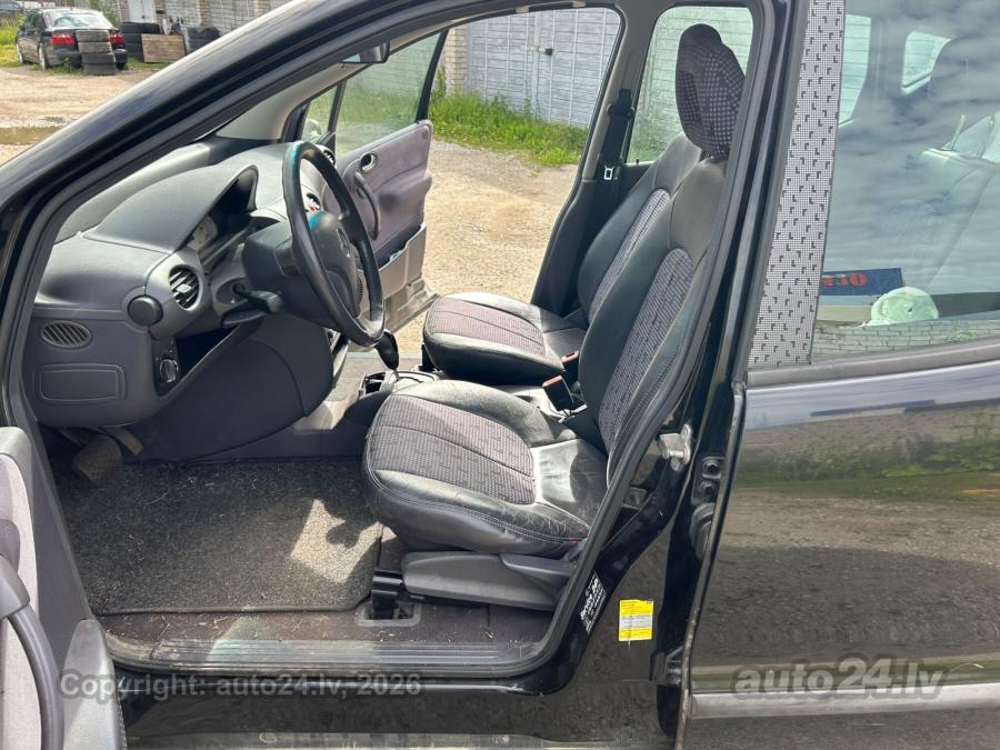 Melns Mercedes-Benz A-Class 2001 Tallina, ar dzinēja tilpumu 1.90 L un nobraukumu 149 tūkst. km par 1200 €, foto 6 vietnē AUTOMOTO.COM.LV