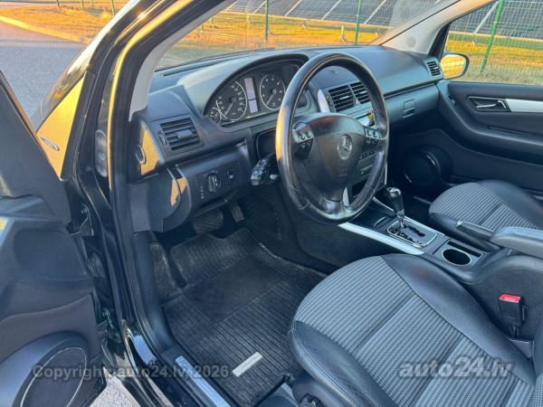 Melns Mercedes-Benz A-Class 2005 Tallina, ar dzinēja tilpumu 2.00 L un nobraukumu 218 tūkst. km par 2500 €, foto 11 vietnē AUTOMOTO.COM.LV