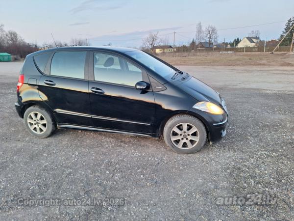 Melns Mercedes-Benz A-Class 2005 Tallina, ar dzinēja tilpumu 1.50 L un nobraukumu 0 tūkst. km par 1499 €, foto 3 vietnē AUTOMOTO.COM.LV