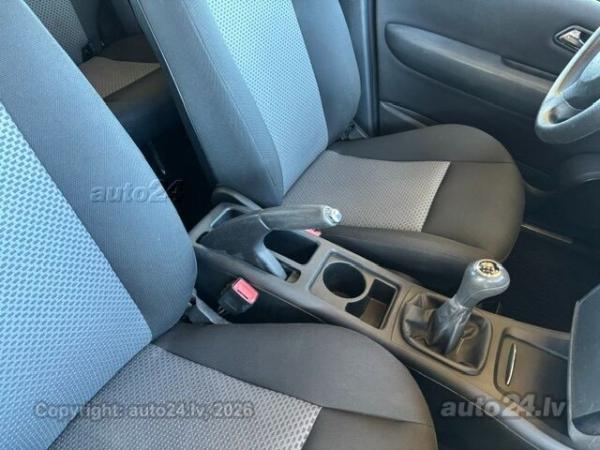 Mercedes-Benz A-Class 2006 Tallina vietnē Melns Mercedes-Benz A-Class 2006 Tallina, ar dzinēja tilpumu 2.00 L un nobraukumu 186 tūkst. km par 2350 €, foto 10 vietnē AUTOMOTO.COM.LV