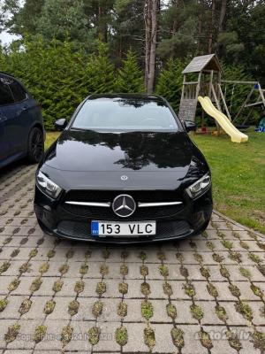 Melns Mercedes-Benz A-Class 2018 Tallina, ar dzinēja tilpumu 1.50 L un nobraukumu 95 tūkst. km par 15000 €, foto  vietnē AUTOMOTO.COM.LV