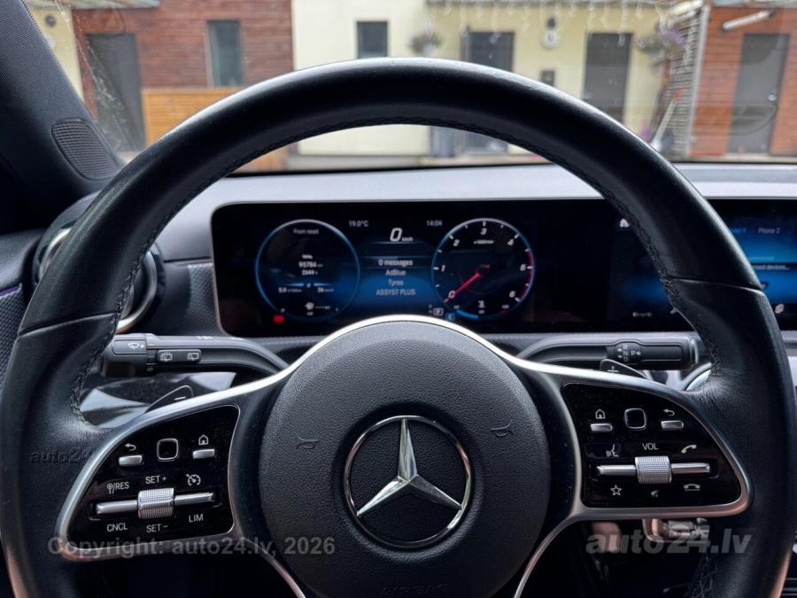 Melns Mercedes-Benz A-Class 2018 Tallina, ar dzinēja tilpumu 1.50 L un nobraukumu 95 tūkst. km par 15000 €, foto 13 vietnē AUTOMOTO.COM.LV
