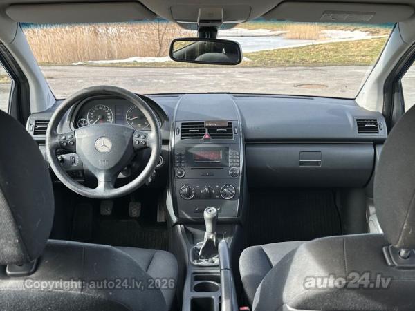Zils Mercedes-Benz A-Class 2008 Tallina, ar dzinēja tilpumu 1.50 L un nobraukumu 297 tūkst. km par 2300 €, foto 8 vietnē AUTOMOTO.COM.LV