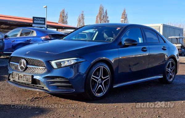 Zils Mercedes-Benz A-Class 2020 Tallina, ar dzinēja tilpumu 0.00 L un nobraukumu 150 tūkst. km par 21900 €, foto 1 vietnē AUTOMOTO.COM.LV