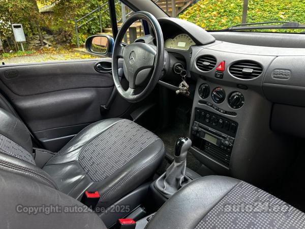 Blue Mercedes-Benz A-Class 2000 in Paide, with an engine capacity of 1.60 L and mileage of 139 thousand km for 1499 €, photo 11 on AUTOMOTO.COM.LV