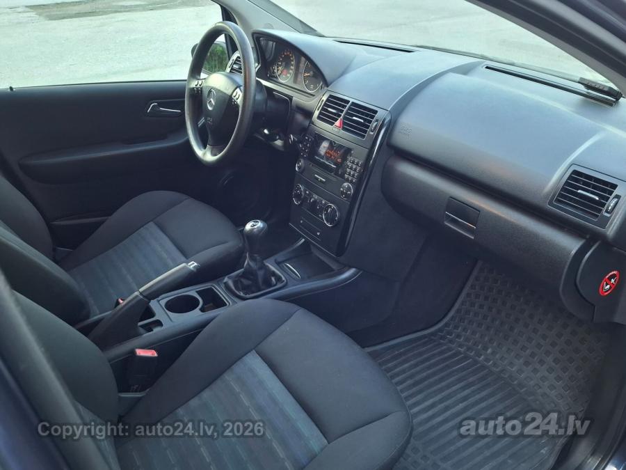 Zils Mercedes-Benz A-Class 2006 Tartu, ar dzinēja tilpumu 1.50 L un nobraukumu 244 tūkst. km par 2250 €, foto 12 vietnē AUTOMOTO.COM.LV