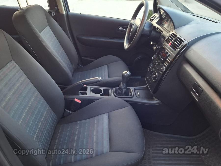 Zils Mercedes-Benz A-Class 2006 Tartu, ar dzinēja tilpumu 1.50 L un nobraukumu 244 tūkst. km par 2250 €, foto 13 vietnē AUTOMOTO.COM.LV
