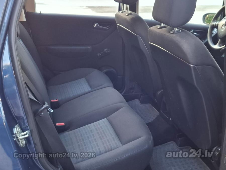 Zils Mercedes-Benz A-Class 2006 Tartu, ar dzinēja tilpumu 1.50 L un nobraukumu 244 tūkst. km par 2250 €, foto 14 vietnē AUTOMOTO.COM.LV