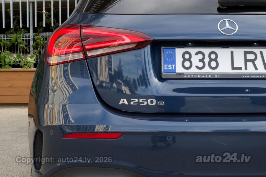 Zils Mercedes-Benz A-Class 2022 Tallina, ar dzinēja tilpumu 1.30 L un nobraukumu 149 tūkst. km par 24499 €, foto 12 vietnē AUTOMOTO.COM.LV