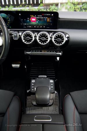 Zils Mercedes-Benz A-Class 2022 Tallina, ar dzinēja tilpumu 1.30 L un nobraukumu 149 tūkst. km par 24499 €, foto 17 vietnē AUTOMOTO.COM.LV