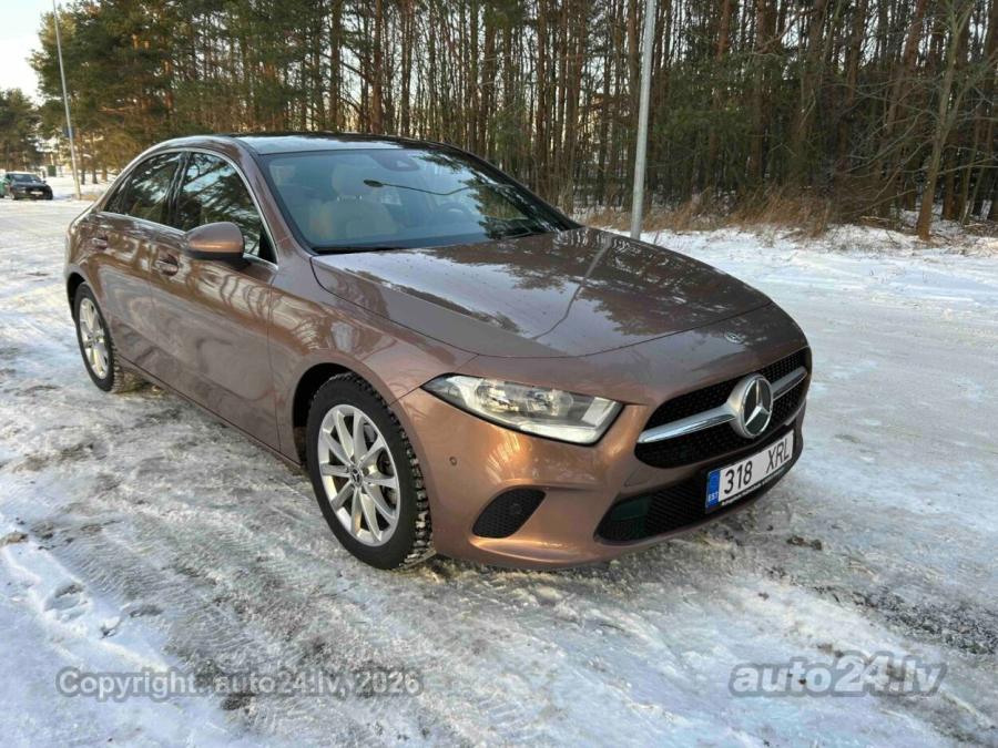 Brūns Mercedes-Benz A-Class 2022 Tallina, ar dzinēja tilpumu 2.00 L un nobraukumu 85 tūkst. km par 27900 €, foto 3 vietnē AUTOMOTO.COM.LV