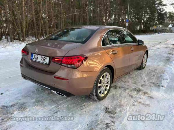 Brūns Mercedes-Benz A-Class 2022 Tallina, ar dzinēja tilpumu 2.00 L un nobraukumu 85 tūkst. km par 27900 €, foto 5 vietnē AUTOMOTO.COM.LV