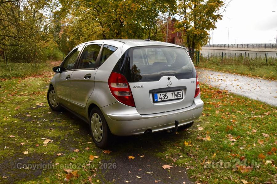 Pelēks Mercedes-Benz A-Class 2005 Tallina, ar dzinēja tilpumu 1.99 L un nobraukumu 281 tūkst. km par 1350 €, foto 4 vietnē AUTOMOTO.COM.LV