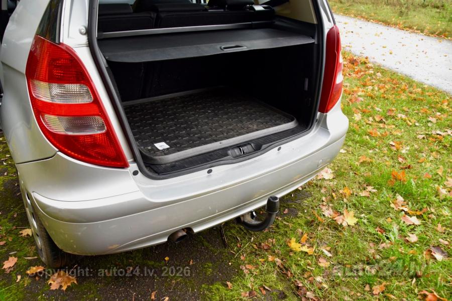 Pelēks Mercedes-Benz A-Class 2005 Tallina, ar dzinēja tilpumu 1.99 L un nobraukumu 281 tūkst. km par 1350 €, foto 9 vietnē AUTOMOTO.COM.LV