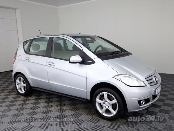 Pelēks Mercedes-Benz A-Class 2009 Tallina, ar dzinēja tilpumu 1.50 L un nobraukumu 235 tūkst. km par 1799 €, foto 1 vietnē AUTOMOTO.COM.LV