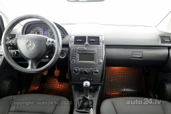 Pelēks Mercedes-Benz A-Class 2009 Tallina, ar dzinēja tilpumu 1.50 L un nobraukumu 235 tūkst. km par 1799 €, foto 5 vietnē AUTOMOTO.COM.LV