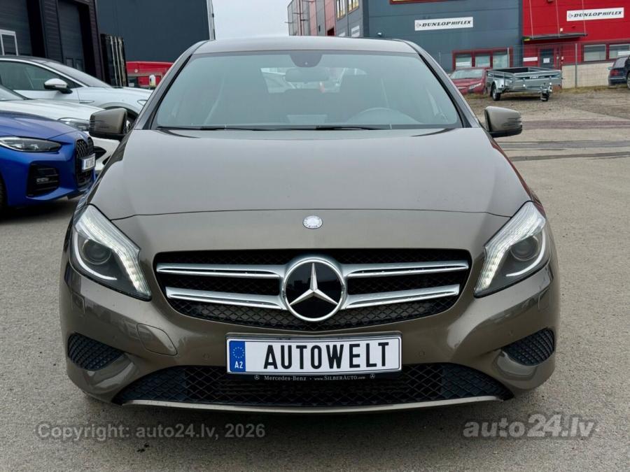 Pelēks Mercedes-Benz A-Class 2014 Tallina, ar dzinēja tilpumu 1.60 L un nobraukumu 142 tūkst. km par 10990 €, foto 2 vietnē AUTOMOTO.COM.LV