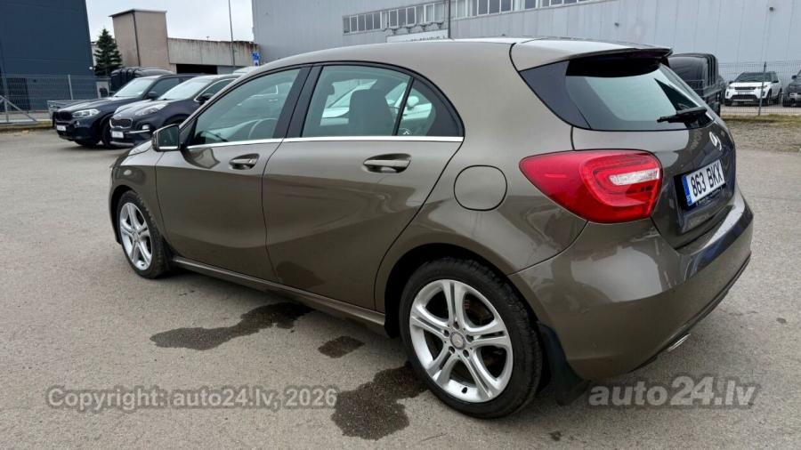 Pelēks Mercedes-Benz A-Class 2014 Tallina, ar dzinēja tilpumu 1.60 L un nobraukumu 142 tūkst. km par 10990 €, foto 6 vietnē AUTOMOTO.COM.LV