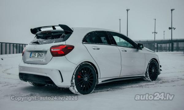 Pelēks Mercedes-Benz A-Class 2015 Tallina, ar dzinēja tilpumu 2.00 L un nobraukumu 110 tūkst. km par 20999 €, foto 4 vietnē AUTOMOTO.COM.LV