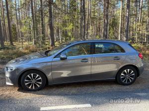 Pelēks Mercedes-Benz A-Class 2019 Tallina, ar dzinēja tilpumu 1.50 L un nobraukumu 194 tūkst. km par 17500 €, foto 10 vietnē AUTOMOTO.COM.LV