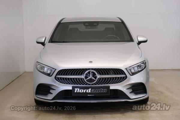 Pelēks Mercedes-Benz A-Class 2020 Tallina, ar dzinēja tilpumu 1.30 L un nobraukumu 97 tūkst. km par 22900 €, foto 3 vietnē AUTOMOTO.COM.LV