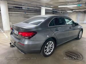Pelēks Mercedes-Benz A-Class 2020 Tallina, ar dzinēja tilpumu 1.30 L un nobraukumu 106 tūkst. km par 22900 €, foto 8 vietnē AUTOMOTO.COM.LV
