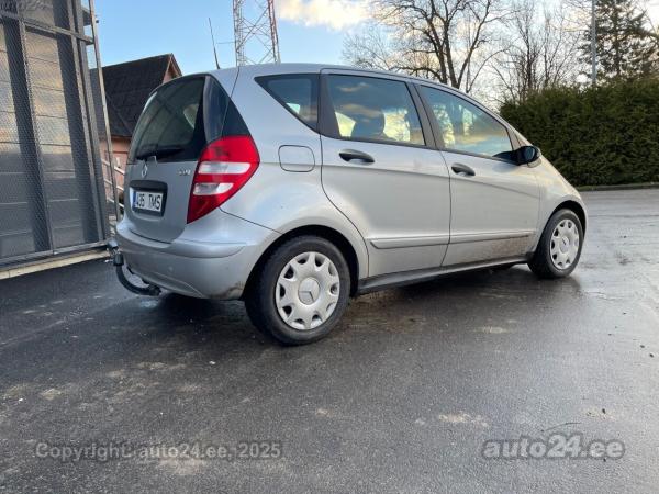 Pelēks Mercedes-Benz A-Class 2005 Tallina, ar dzinēja tilpumu 2.00 L un nobraukumu 277 tūkst. km par 1499 €, foto 2 vietnē AUTOMOTO.COM.LV