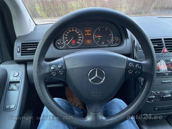 Pelēks Mercedes-Benz A-Class 2005 Tallina, ar dzinēja tilpumu 2.00 L un nobraukumu 277 tūkst. km par 1499 €, foto 4 vietnē AUTOMOTO.COM.LV