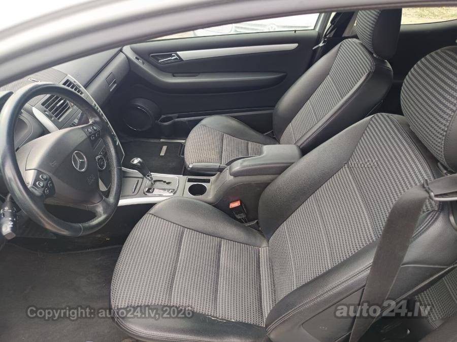 Pelēks Mercedes-Benz A-Class 2005 Tallina, ar dzinēja tilpumu 2.00 L un nobraukumu 226 tūkst. km par 799 €, foto 7 vietnē AUTOMOTO.COM.LV