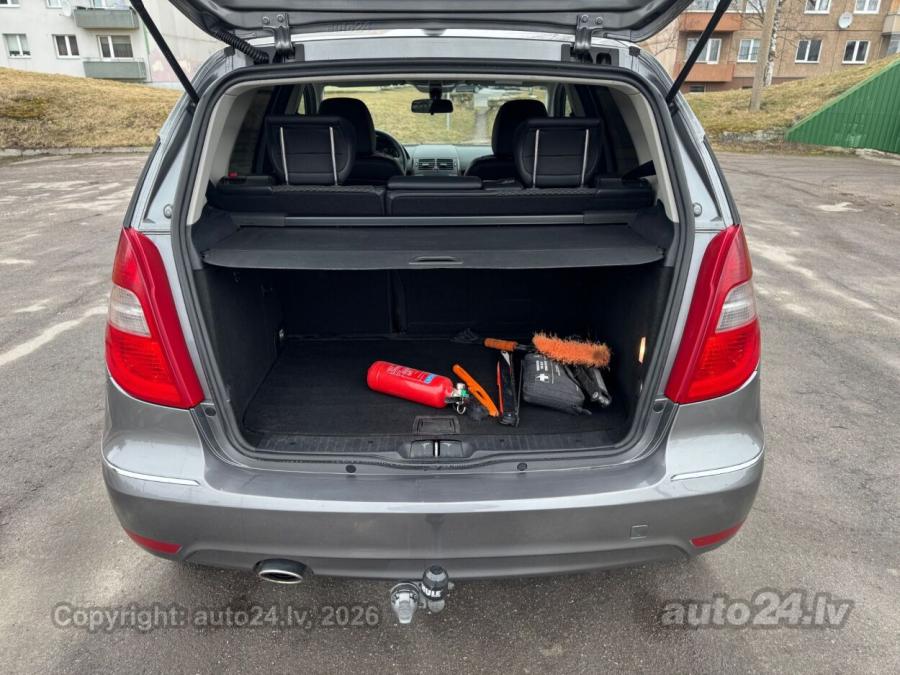 Grey Mercedes-Benz A-Class 2010 in Tallinn, with an engine capacity of 1.50 L and mileage of 158 thousand km for 4200 €, photo 12 on AUTOMOTO.COM.LV