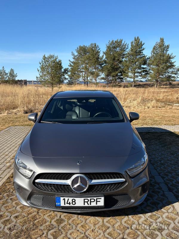 Pelēks Mercedes-Benz A-Class 2019 Tallina, ar dzinēja tilpumu 1.50 L un nobraukumu 196 tūkst. km par 13000 €, foto 3 vietnē AUTOMOTO.COM.LV
