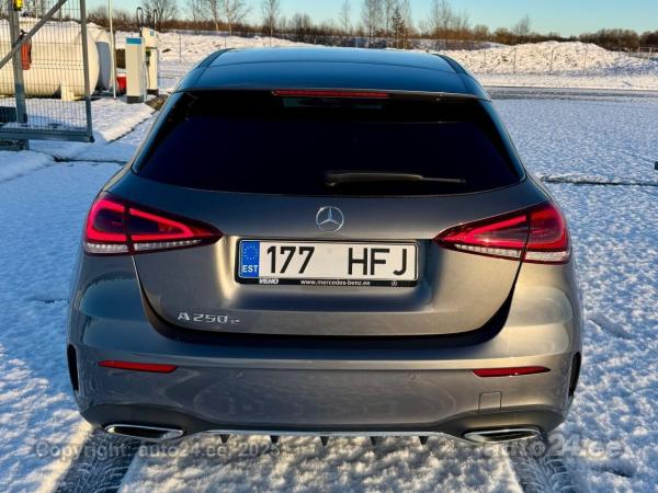 Grey Mercedes-Benz A-Class 2021 in Tallinn, with an engine capacity of 1.30 L and mileage of 88 thousand km for 25000 €, photo 11 on AUTOMOTO.COM.LV