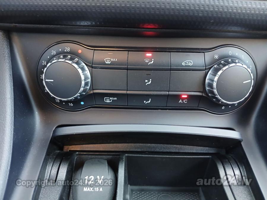 Red Mercedes-Benz A-Class 2012 in Tallinn, with an engine capacity of 1.80 L and mileage of 299 thousand km for 6776 €, photo 17 on AUTOMOTO.COM.LV