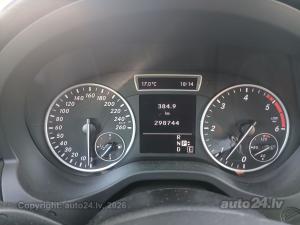 Red Mercedes-Benz A-Class 2012 in Tallinn, with an engine capacity of 1.80 L and mileage of 299 thousand km for 6776 €, photo 18 on AUTOMOTO.COM.LV