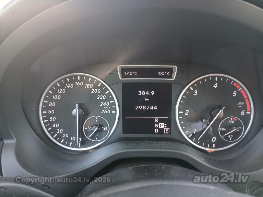Red Mercedes-Benz A-Class 2012 in Tallinn, with an engine capacity of 1.80 L and mileage of 299 thousand km for 6776 €, photo 18 on AUTOMOTO.COM.LV