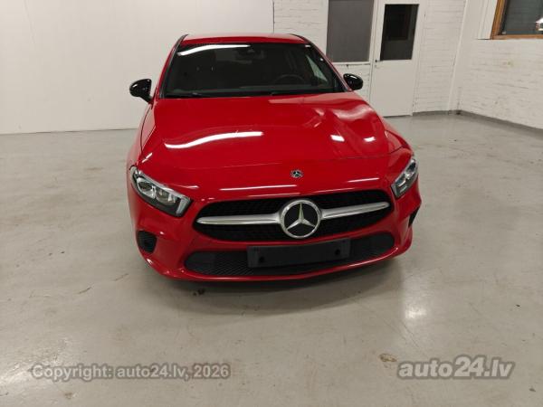 Sarkans Mercedes-Benz A-Class 2018 Tallina, ar dzinēja tilpumu 1.50 L un nobraukumu 215 tūkst. km par 14900 €, foto 1 vietnē AUTOMOTO.COM.LV