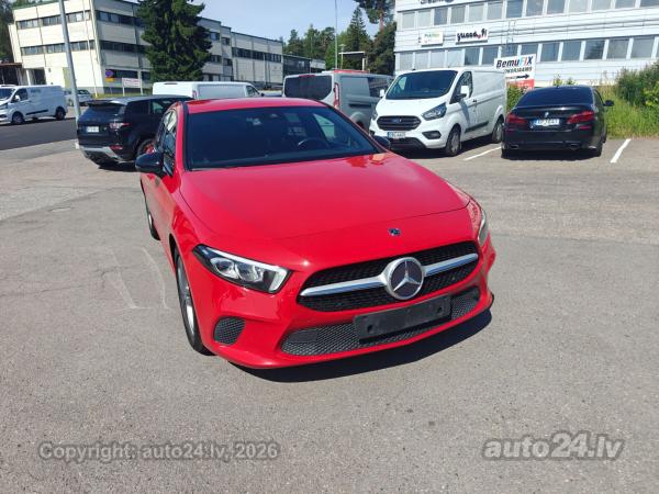 Sarkans Mercedes-Benz A-Class 2018 Tallina, ar dzinēja tilpumu 1.50 L un nobraukumu 210 tūkst. km par 13750 €, foto 9 vietnē AUTOMOTO.COM.LV