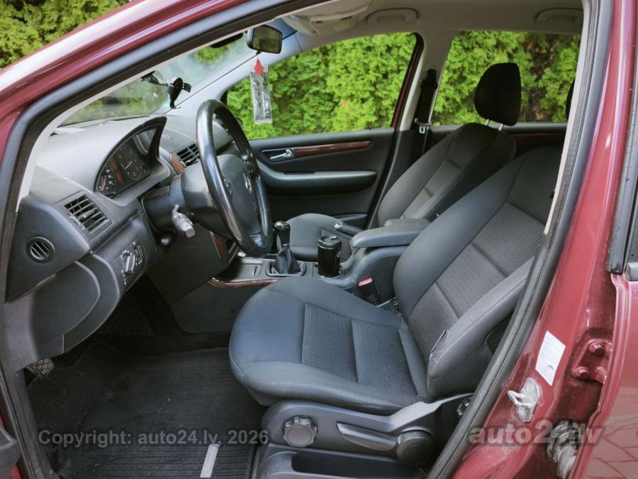 Sarkans Mercedes-Benz A-Class 2006 Tartu, ar dzinēja tilpumu 1.70 L un nobraukumu 248 tūkst. km par 2999 €, foto 8 vietnē AUTOMOTO.COM.LV