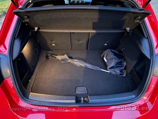 Red Mercedes-Benz A-Class 2019 in Tallinn, with an engine capacity of 1.50 L and mileage of 120 thousand km for 18900 €, photo 11 on AUTOMOTO.COM.LV