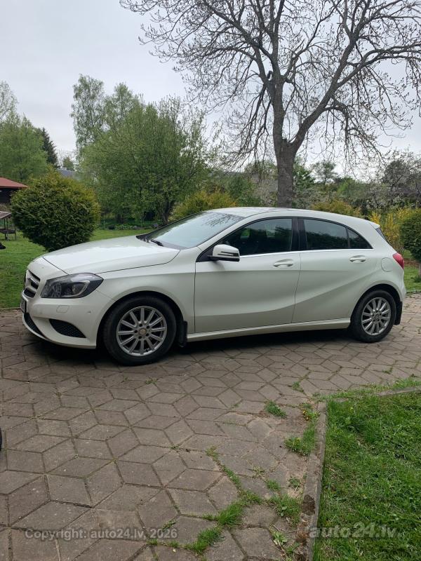 White Mercedes-Benz A-Class 2012 in Tallinn, with an engine capacity of 1.60 L and mileage of 139 thousand km for 10900 €, photo 1 on AUTOMOTO.COM.LV