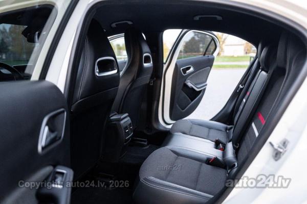 White Mercedes-Benz A-Class 2013 in Tallinn, with an engine capacity of 1.80 L and mileage of 199 thousand km for 8990 €, photo 11 on AUTOMOTO.COM.LV
