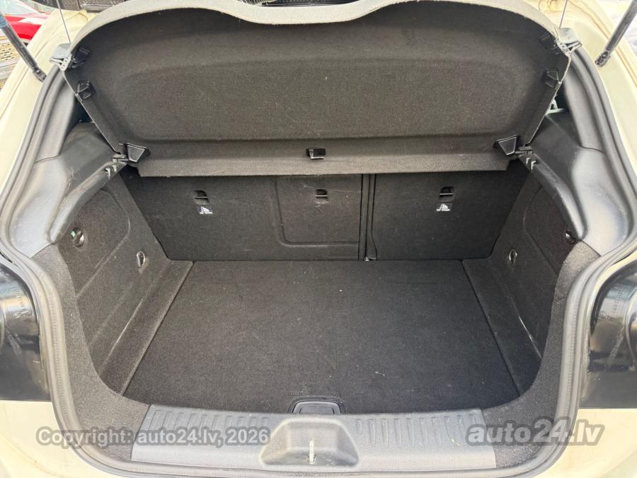 Balts Mercedes-Benz A-Class 2016 Tallina, ar dzinēja tilpumu 1.60 L un nobraukumu 174 tūkst. km par 12490 €, foto 12 vietnē AUTOMOTO.COM.LV