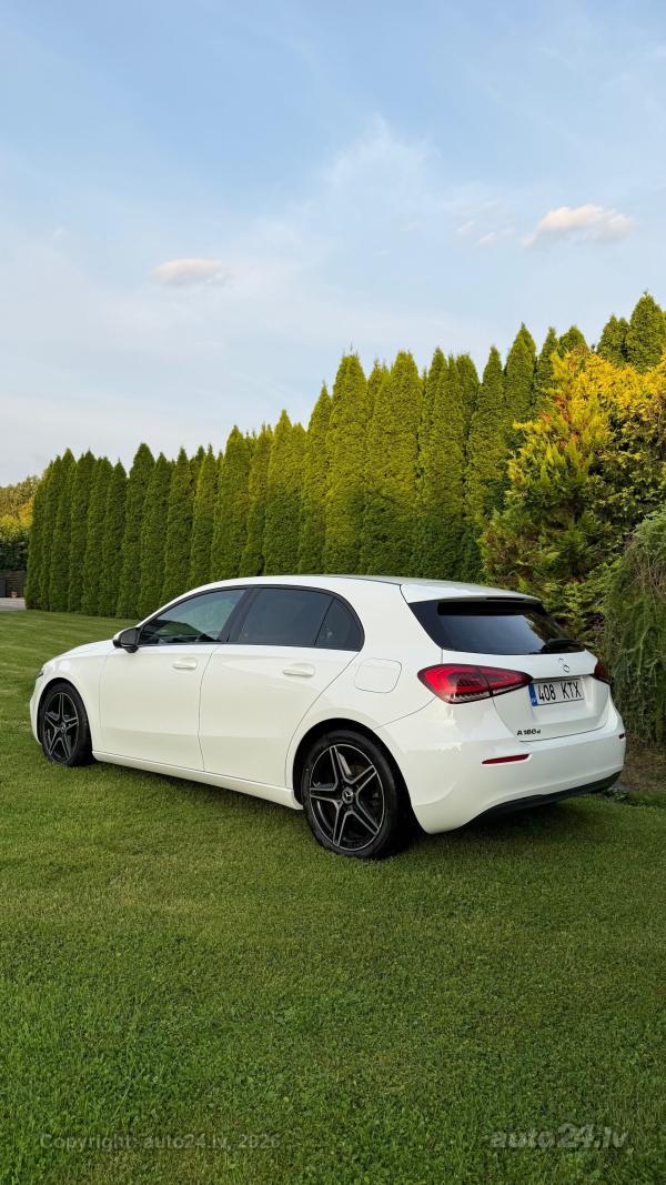 Mercedes-Benz A-Class 2018 in Tallinn on AUTOMOTO.COM.LV White Mercedes-Benz A-Class 2018 in Tallinn, with an engine capacity of 1.50 L and mileage of 225 thousand km for 15990 €, photo 7 on AUTOMOTO.COM.LV