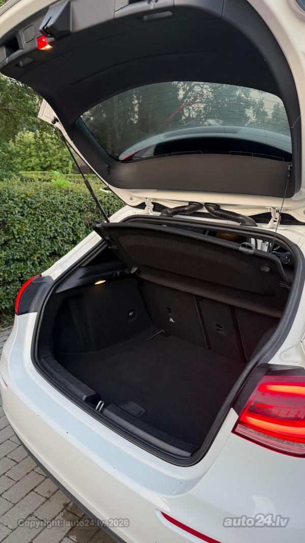 Mercedes-Benz A-Class 2018 in Tallinn on AUTOMOTO.COM.LV White Mercedes-Benz A-Class 2018 in Tallinn, with an engine capacity of 1.50 L and mileage of 225 thousand km for 15990 €, photo 9 on AUTOMOTO.COM.LV