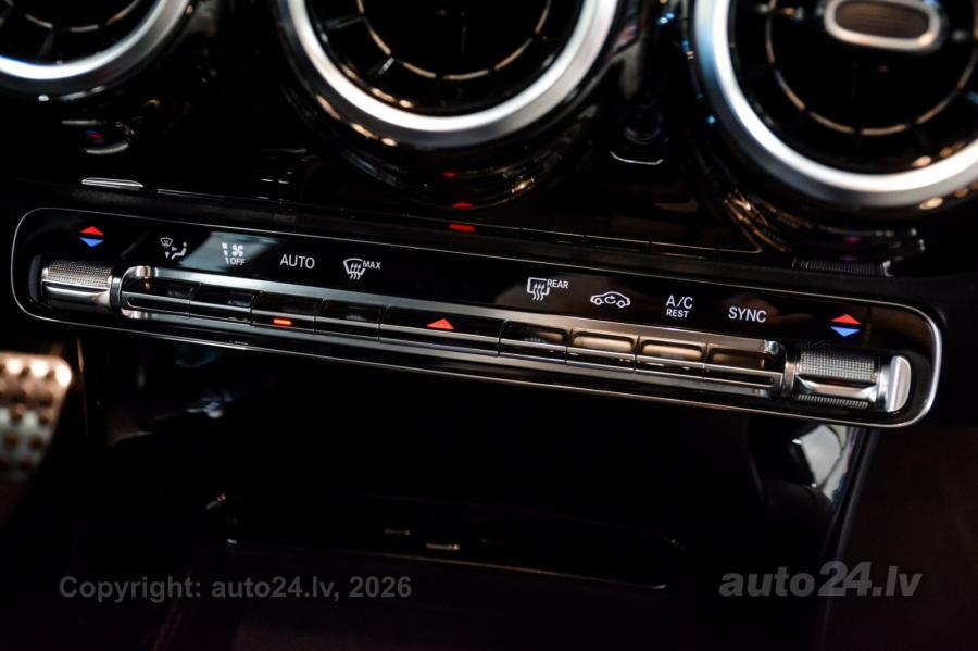White Mercedes-Benz A-Class 2019 in Tallinn, with an engine capacity of 1.30 L and mileage of 61 thousand km for 23500 €, photo 18 on AUTOMOTO.COM.LV