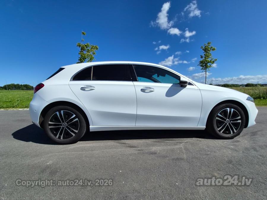 Balts Mercedes-Benz A-Class 2023 Tallina, ar dzinēja tilpumu 1.30 L un nobraukumu 19 tūkst. km par 30100 €, foto 4 vietnē AUTOMOTO.COM.LV